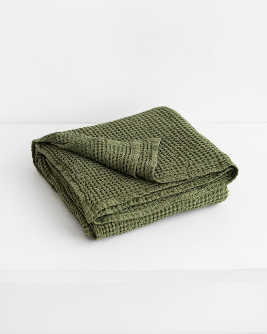 Waffle throw Blanket in Forest Green | MagicLinen