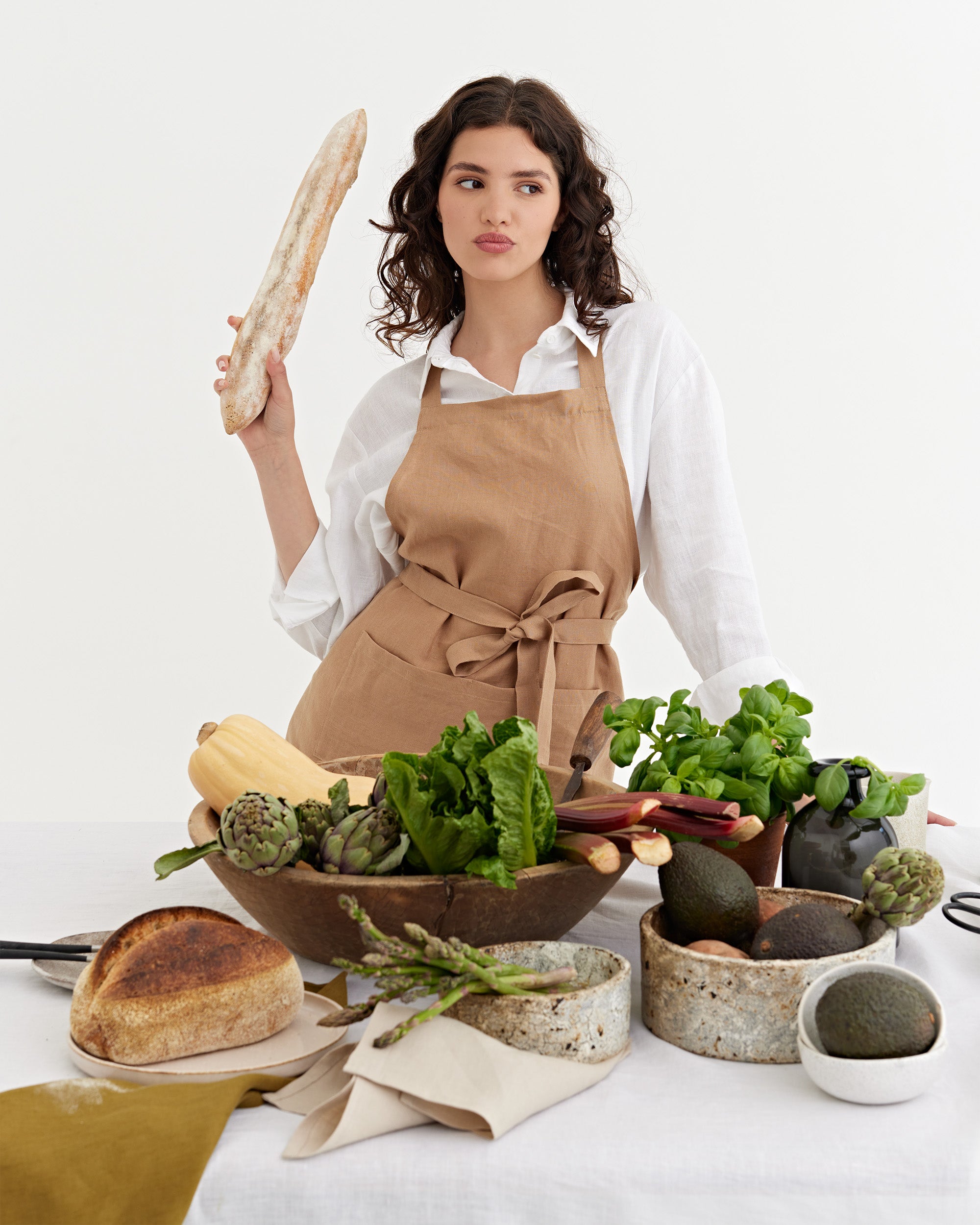 Linen bib apron in Latte | MagicLinen