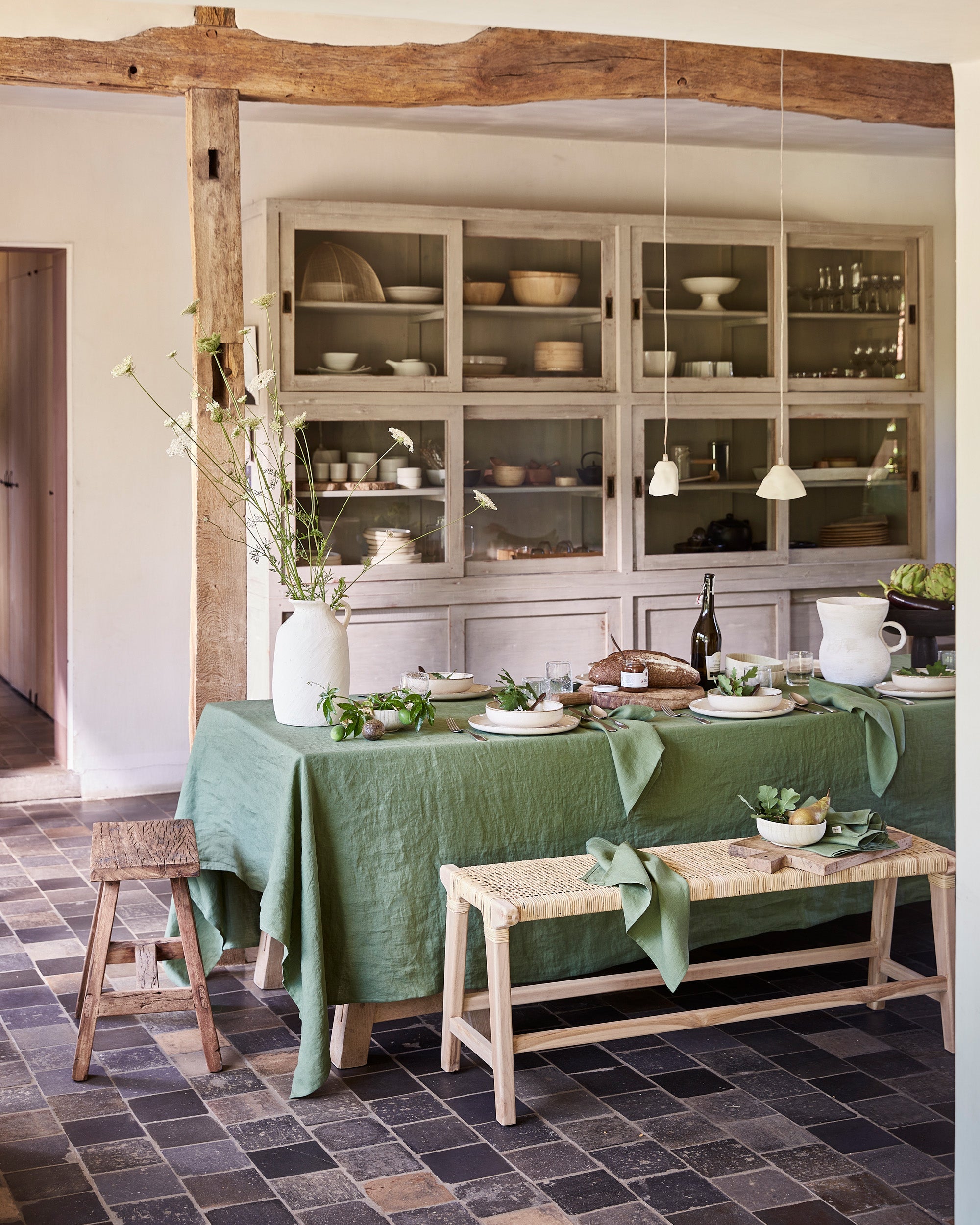 Forest green linen tablecloth | MagicLinen