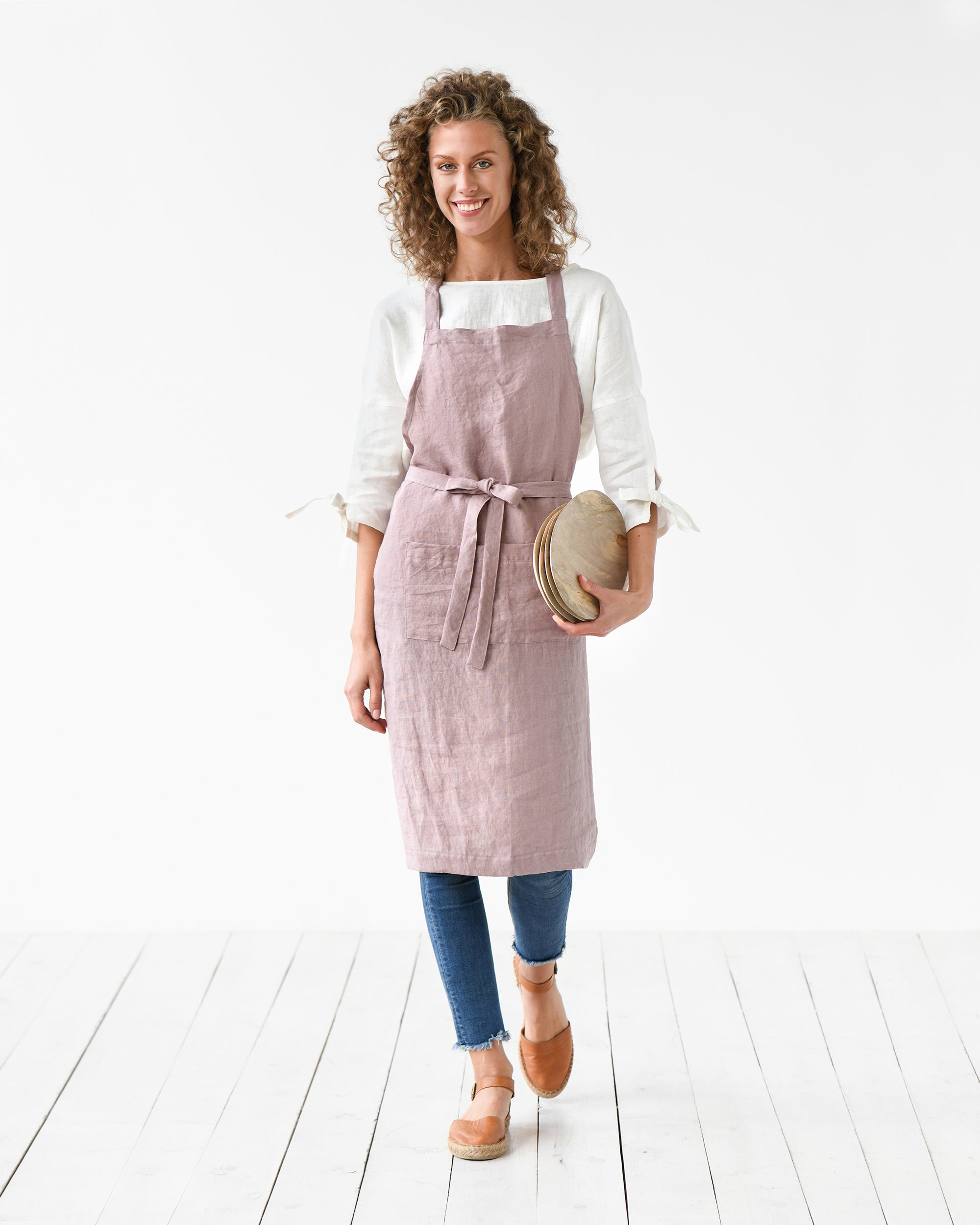 Linen bib apron in Woodrose | MagicLinen